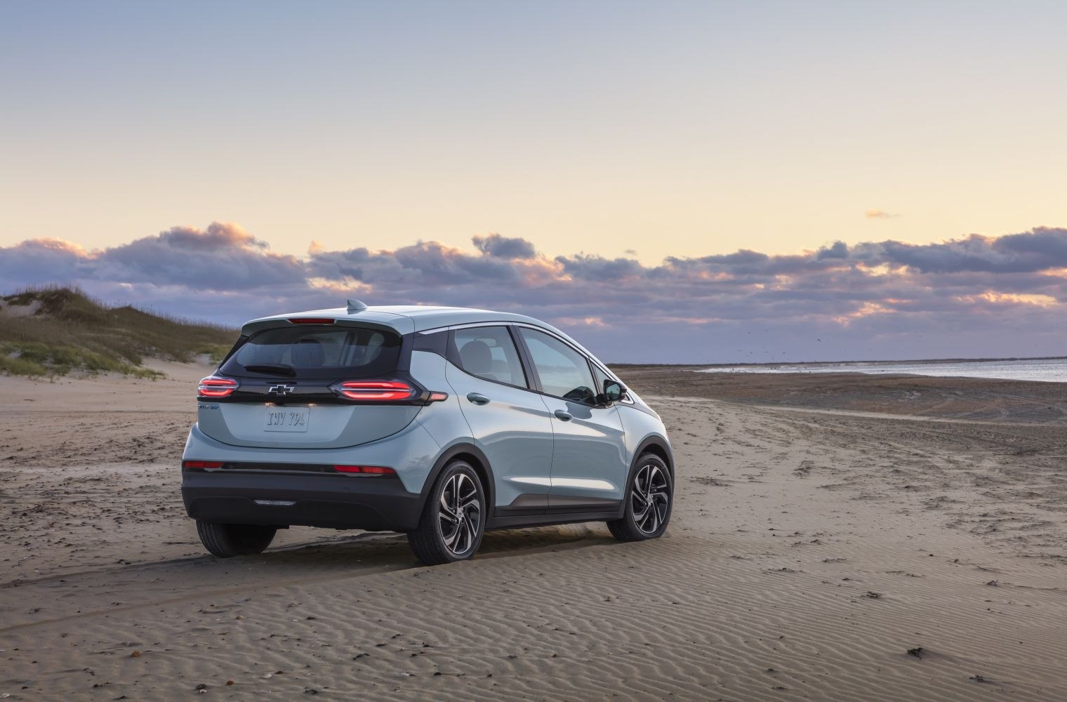 Chevrolet Bolt EV technical specifications and fuel economy